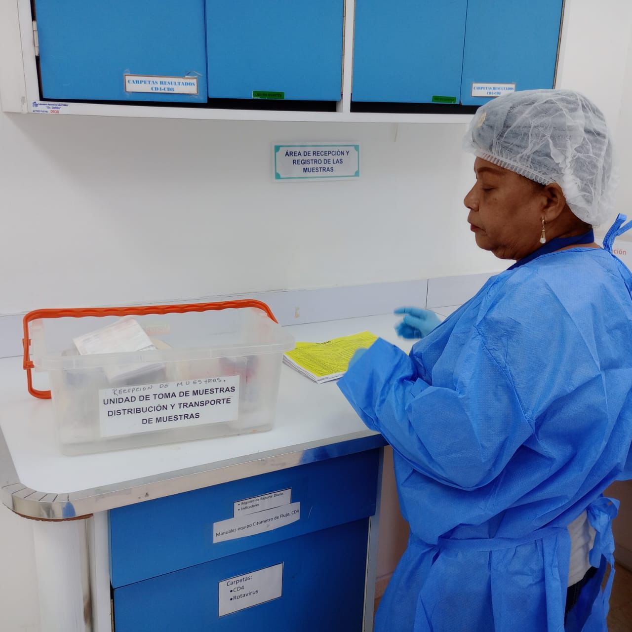SNS cuenta con bioanalistas capacitados y equipos para atención ...